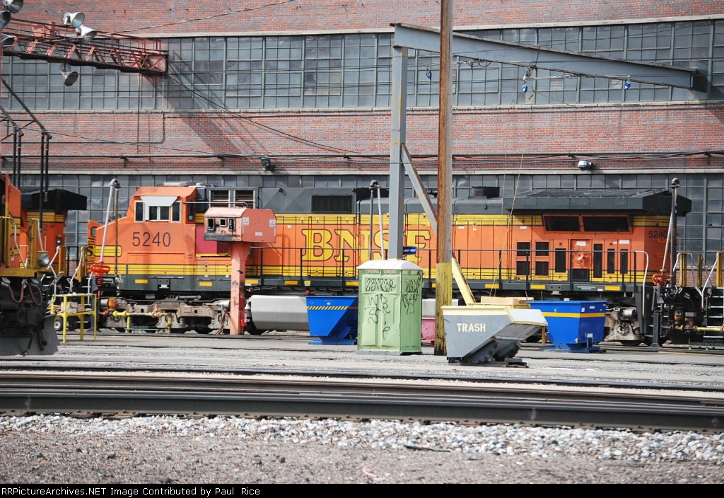BNSF 5240